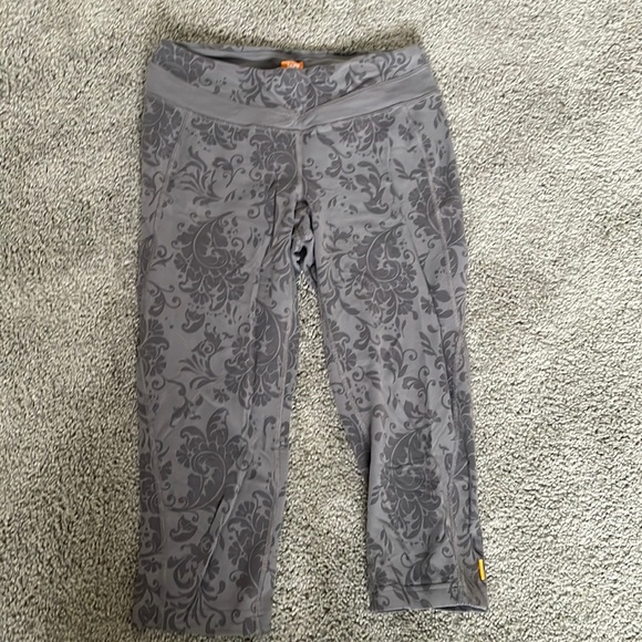 Lucy | Pants & Jumpsuits | Lucy Cropped Yoga Pants | Poshmark